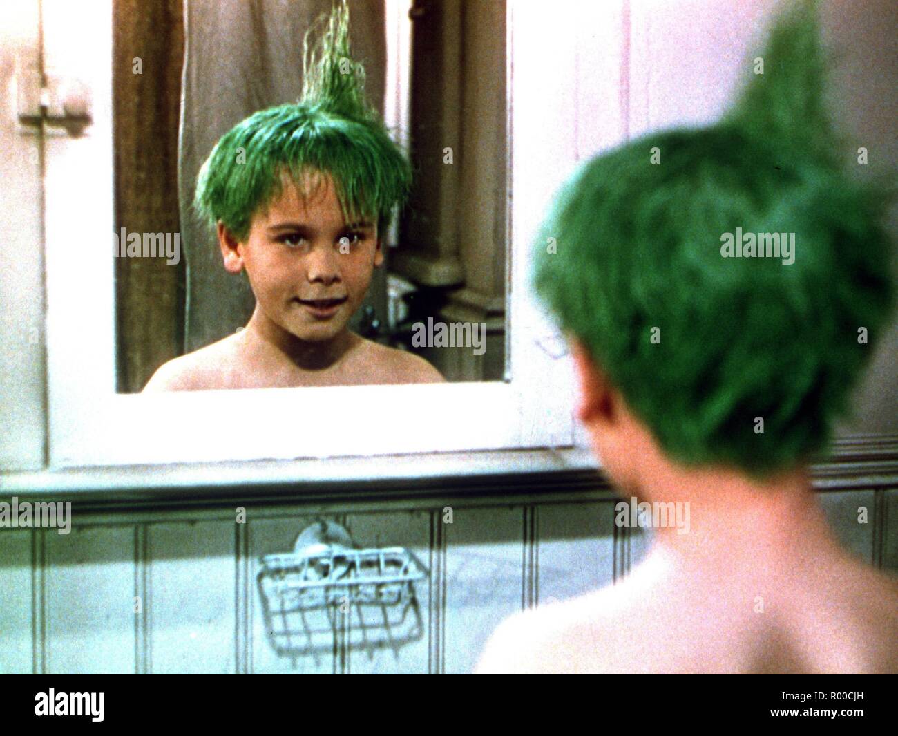 Il ragazzo con i capelli verdi Anno : 1948 - USA Direttore : Joseph ...