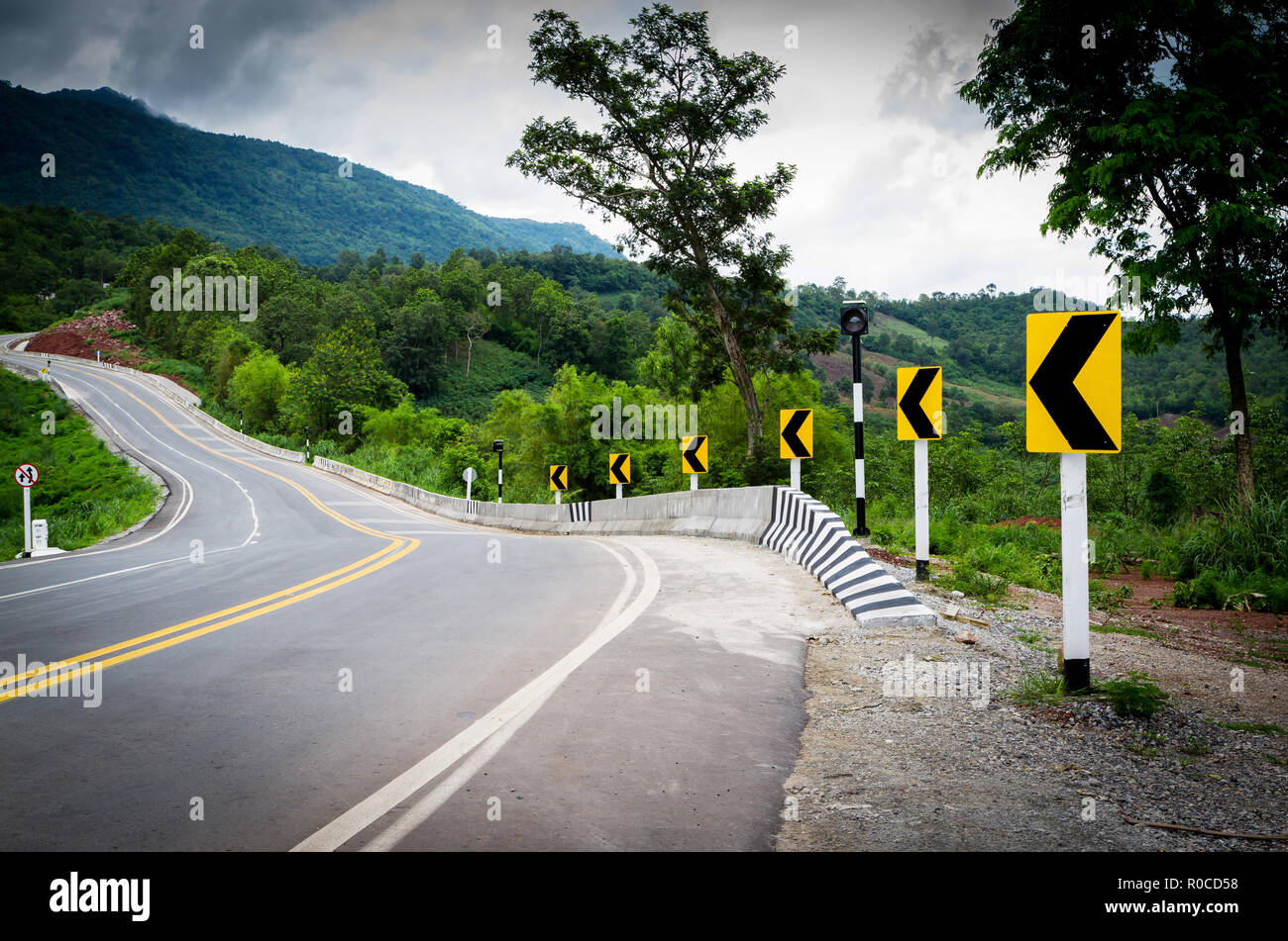 Dangerous curve immagini e fotografie stock ad alta risoluzione - Alamy