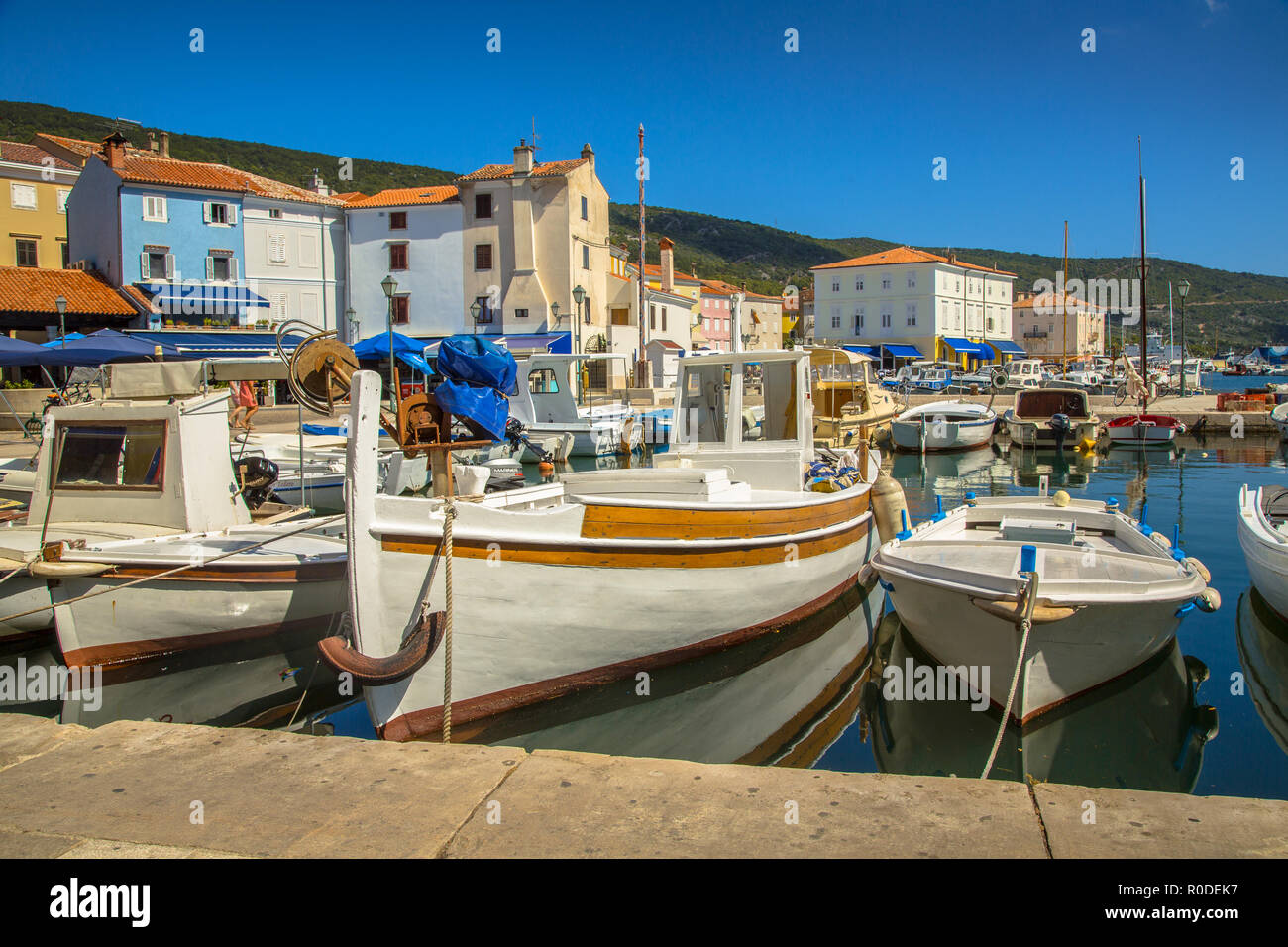 Vecchie barche di legno a Cherso città sull isola di Cres, Croazia Foto ...