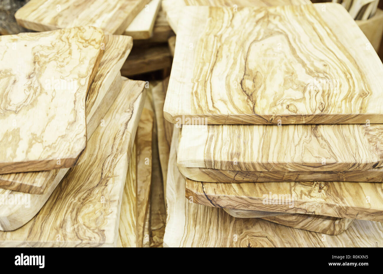 In legno di olivo tavole, tavole dettagliate di oliva cucina legno ...