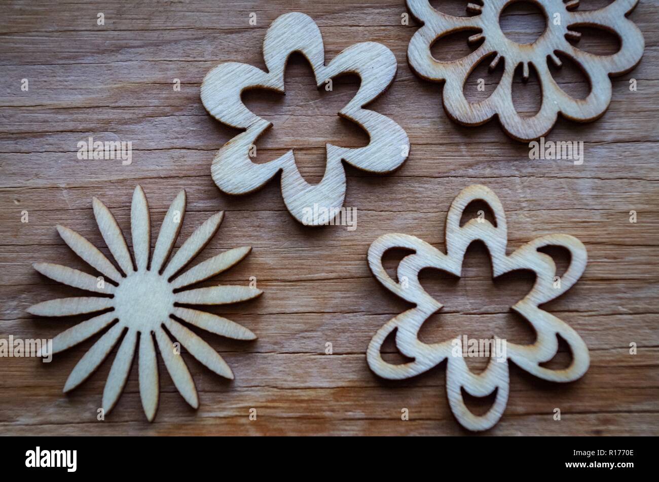 Legno tagliato al laser immagini e fotografie stock ad alta risoluzione ...