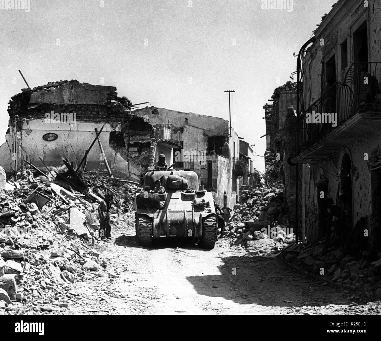 M4a3 sherman panzer immagini e fotografie stock ad alta risoluzione - Alamy