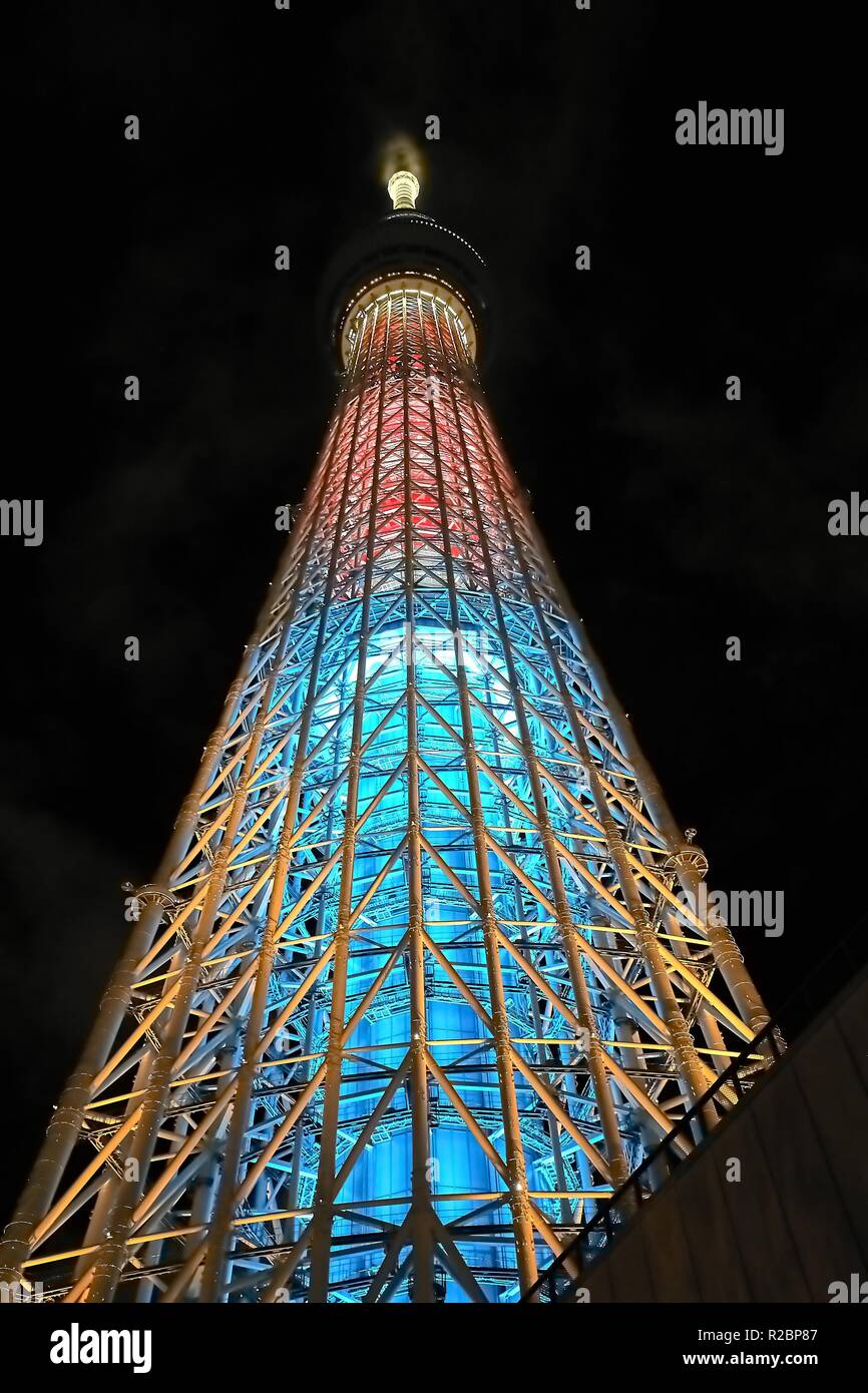 Tokyo tower und tokyo skytree immagini e fotografie stock ad alta ...