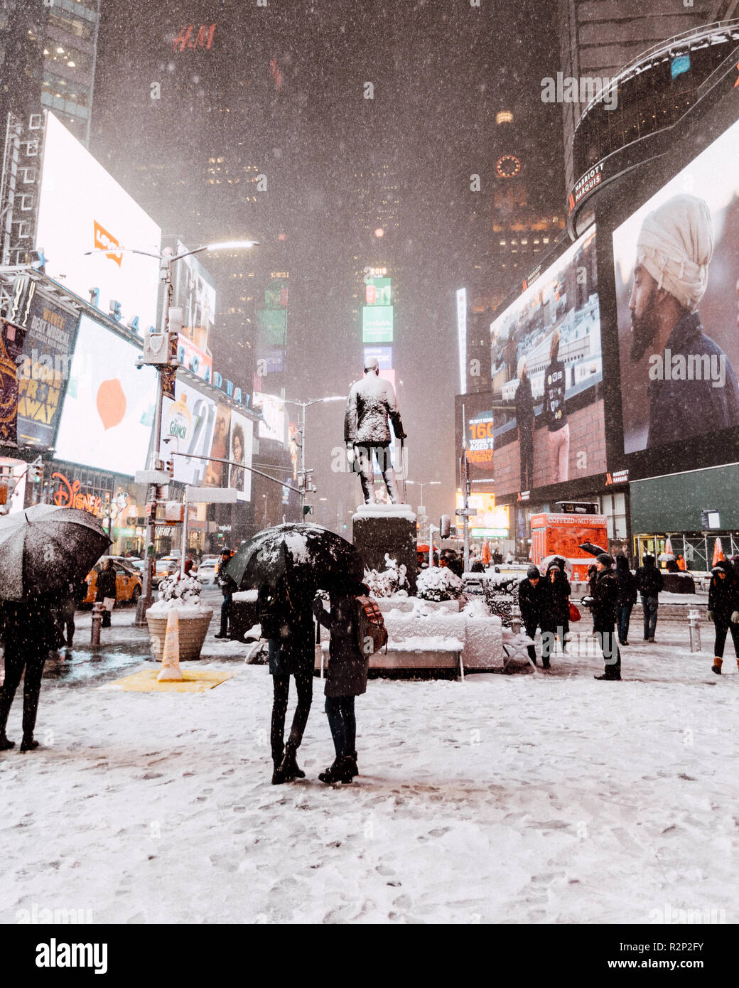 Times square snow blizzard immagini e fotografie stock ad alta ...