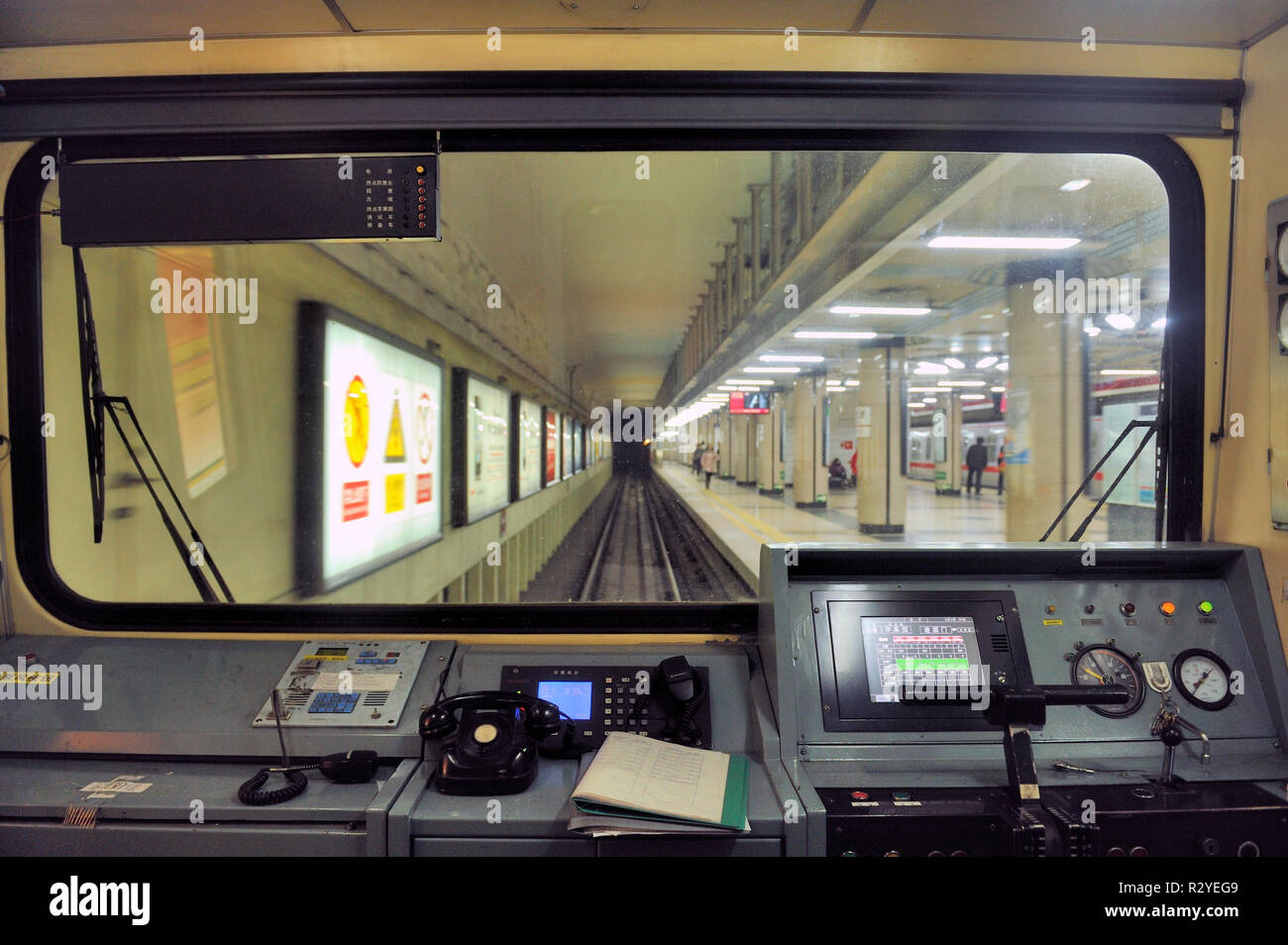 Cabina di pilotaggio della metropolitana immagini e fotografie stock ad ...