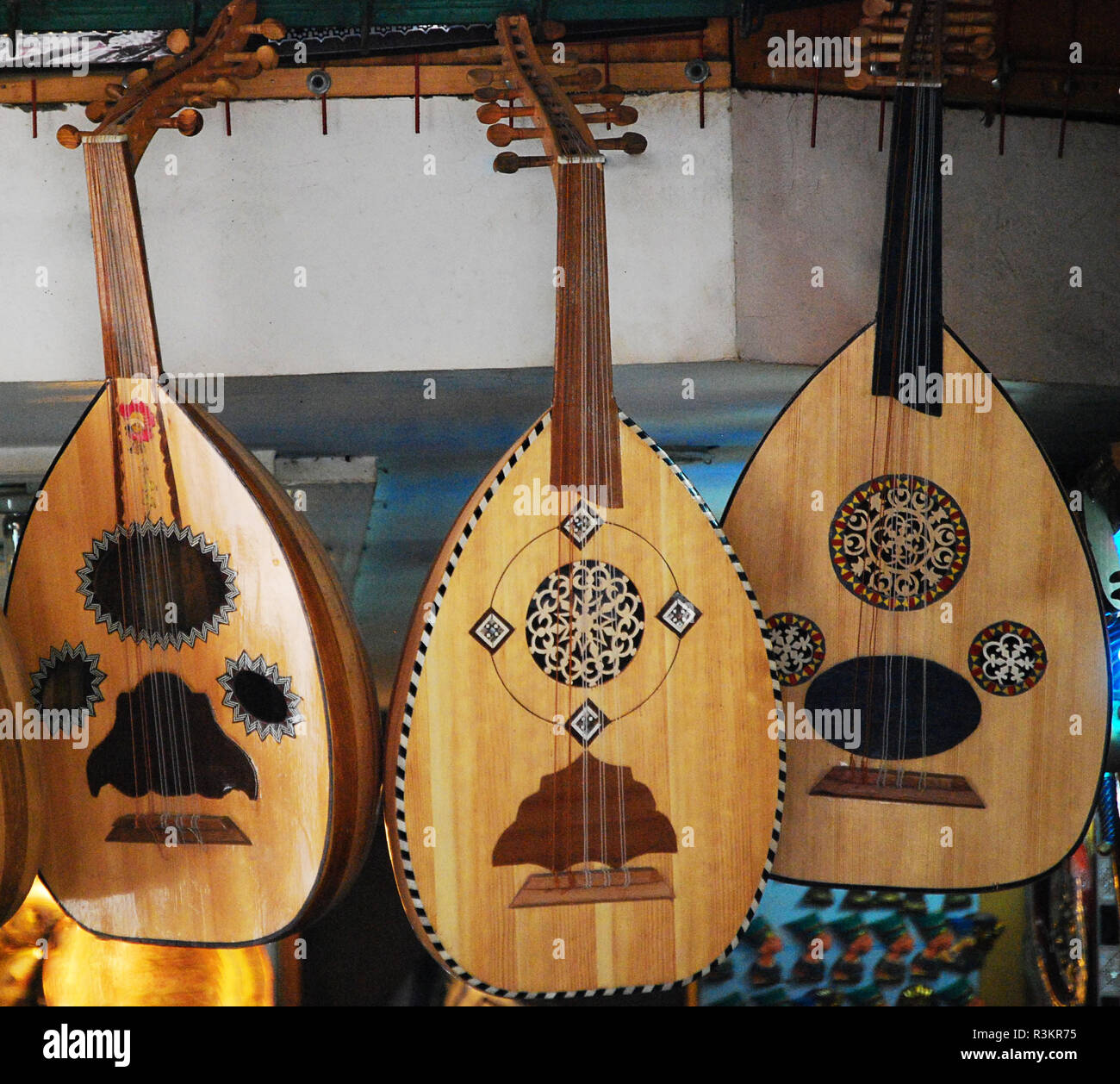 Antichi strumenti musicali egizi immagini e fotografie stock ad alta ...