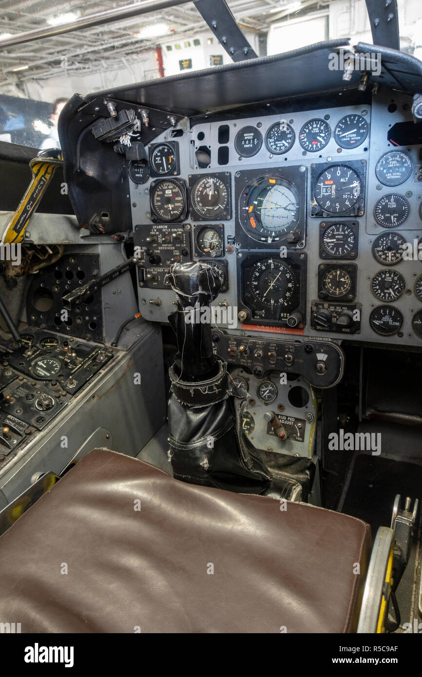 Fighter jet cockpit controls immagini e fotografie stock ad alta ...