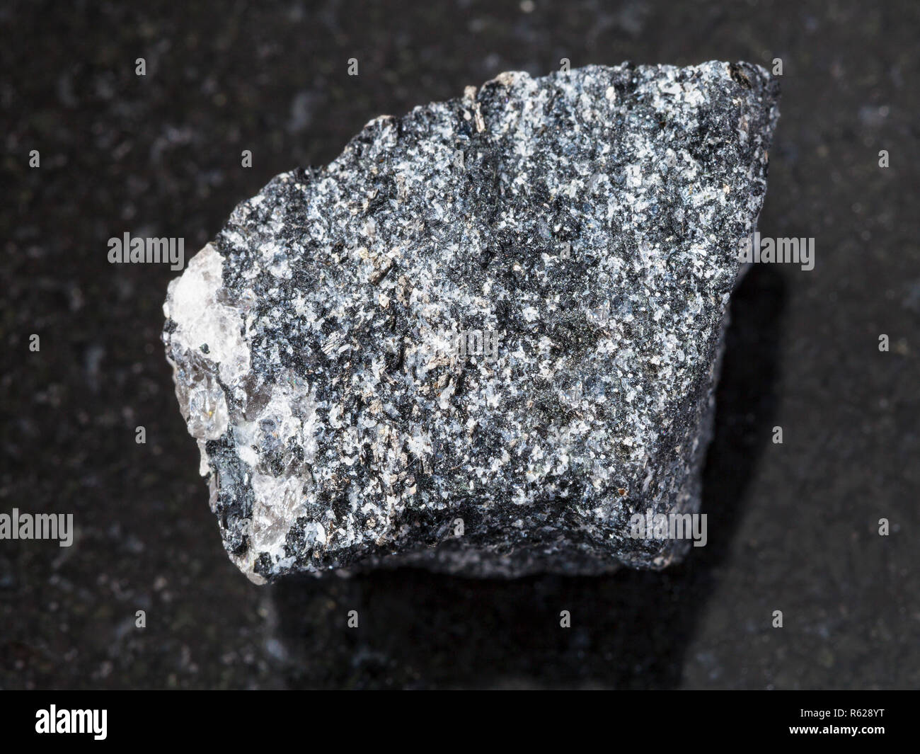 Amphibolite metamorphic rock amphibole immagini e fotografie stock ad ...