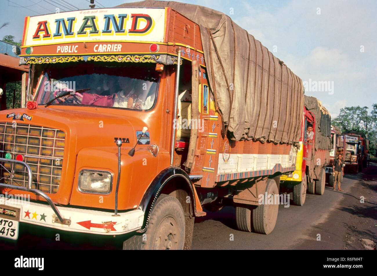 Autostrada dell'autostrada camion immagini e fotografie stock ad alta ...