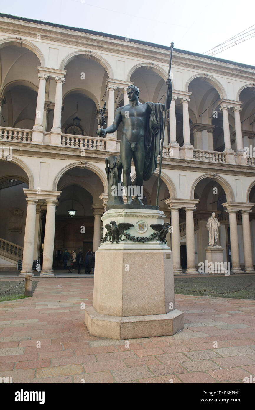 Biblioteca di milano immagini e fotografie stock ad alta risoluzione ...
