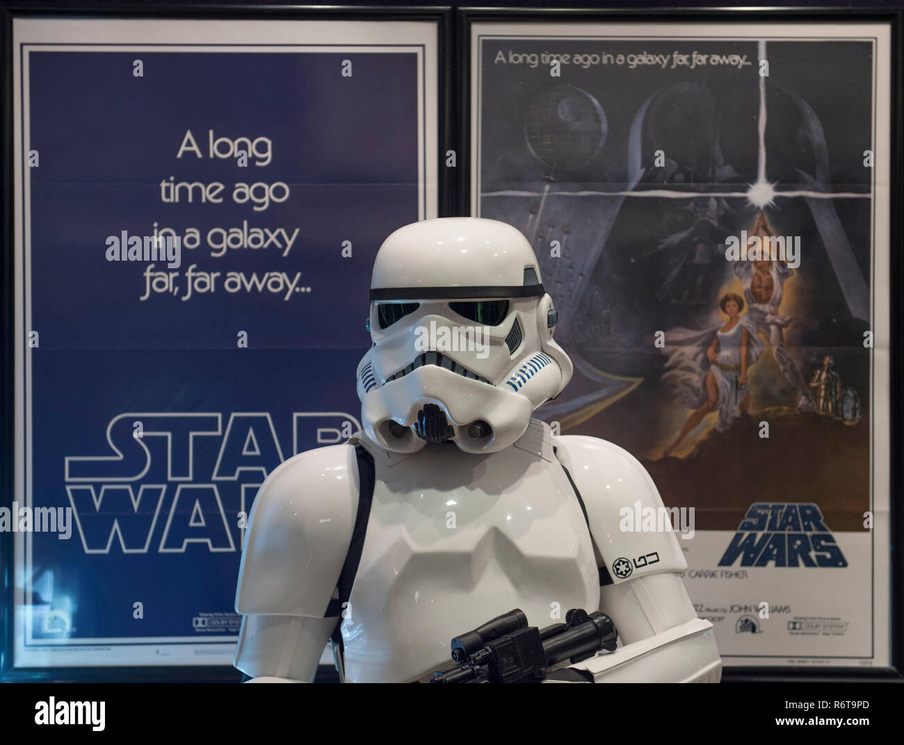 Costumi da film di legame immagini e fotografie stock ad alta ...