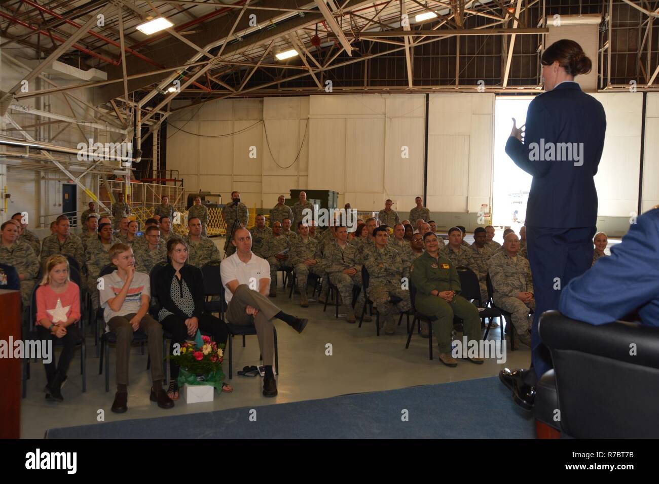 Lt. Col. Erin Cook, manutenzione 507th comandante dello squadrone ...