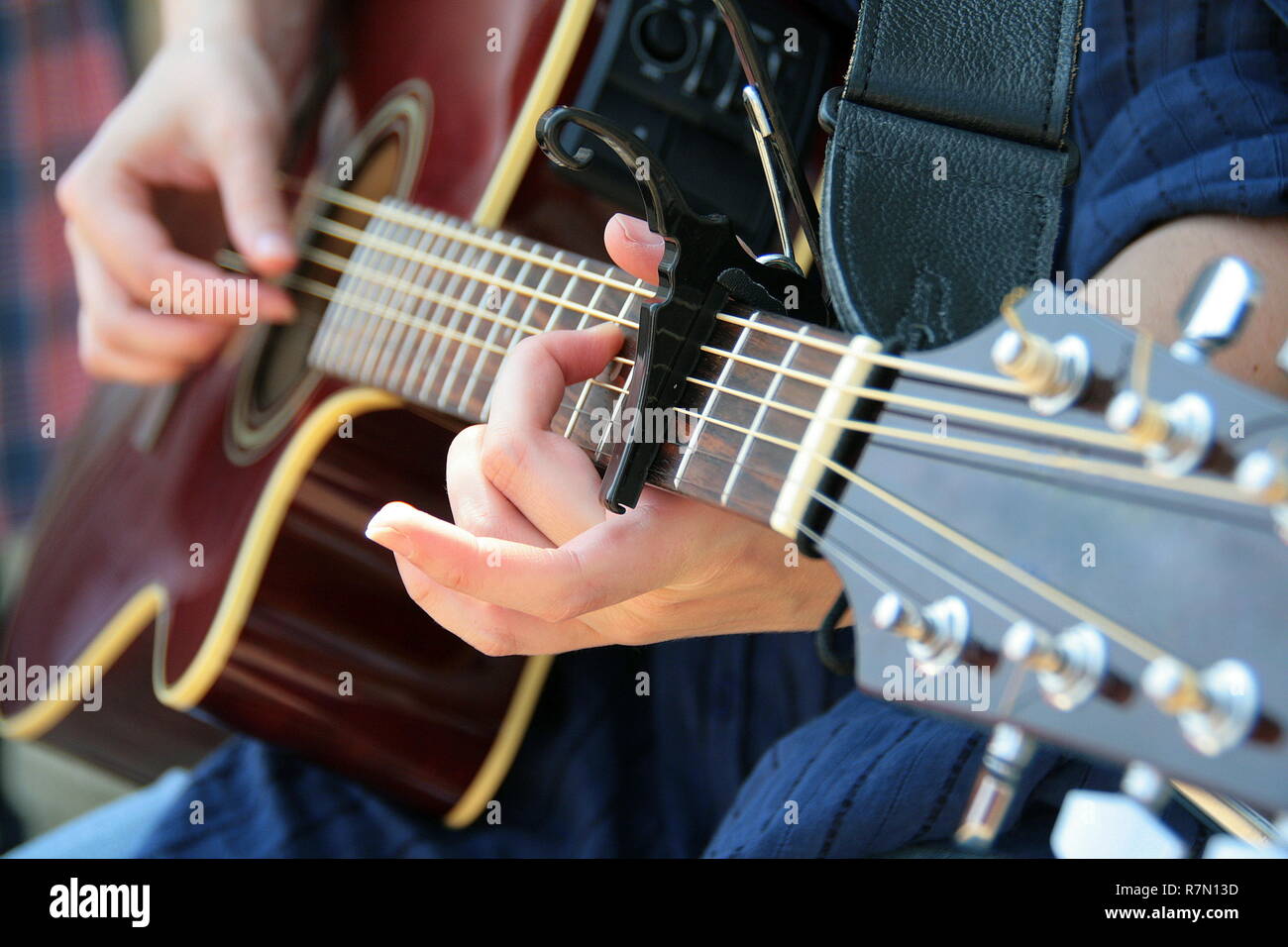 Costruzione della chitarra immagini e fotografie stock ad alta ...