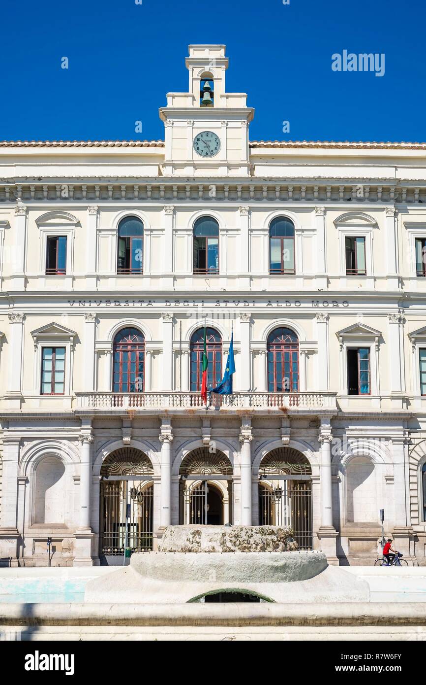 Piazza umberto bari immagini e fotografie stock ad alta risoluzione - Alamy