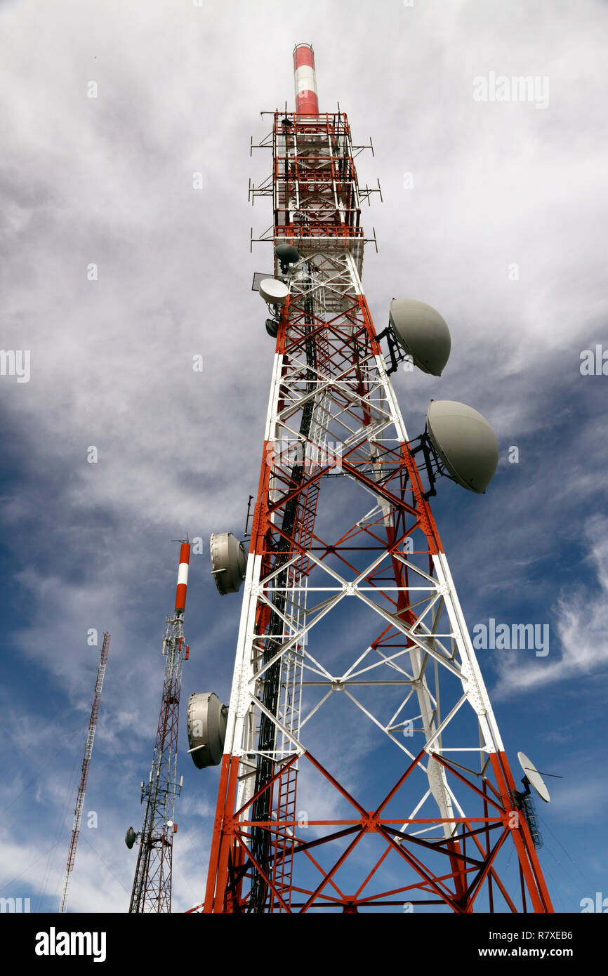 Torri per telecomunicazioni immagini e fotografie stock ad alta ...