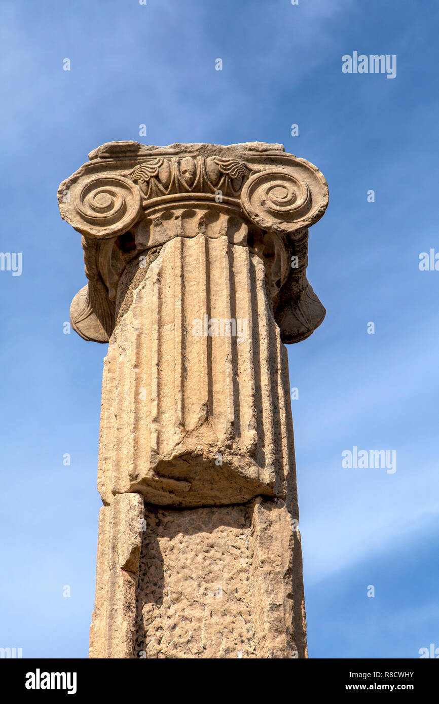 Colonna greca immagini e fotografie stock ad alta risoluzione - Alamy