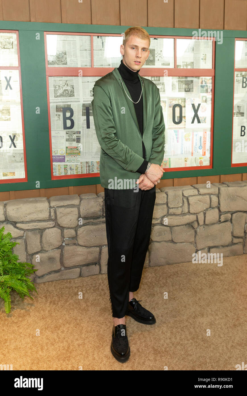 Colson Baker aka Machine Gun Kelly assiste il New York screening di ...