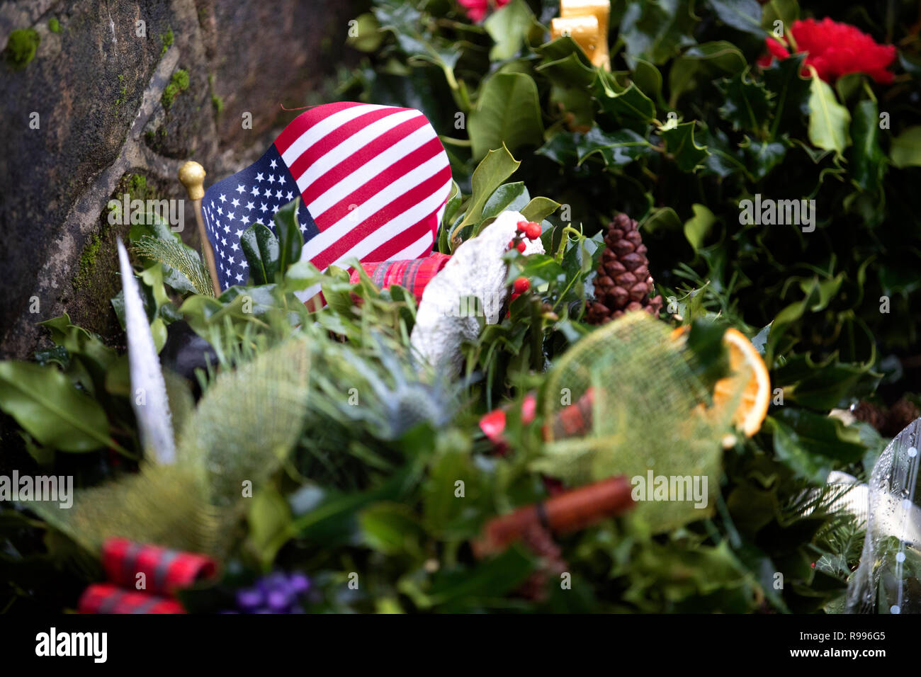Mark 30th anniversary lockerbie bombing memorial garden immagini e ...