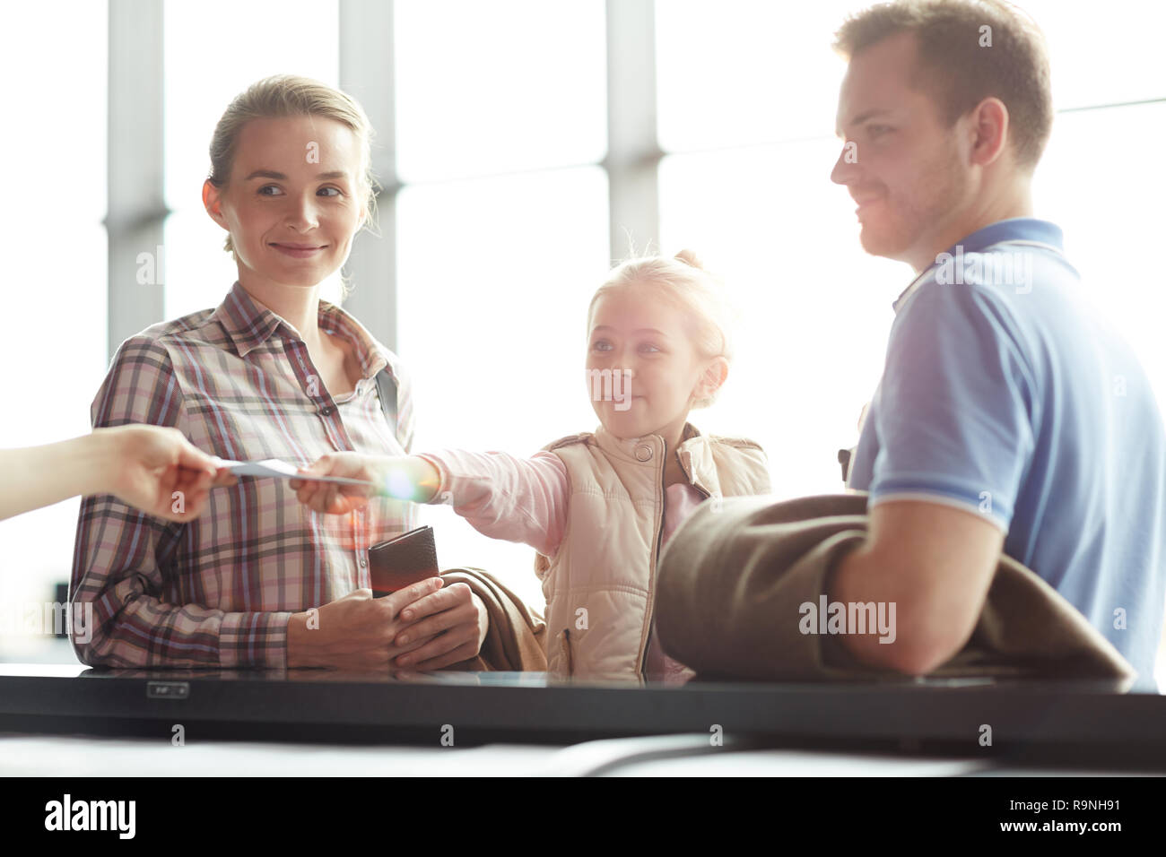 Biglietti biglietteria check in immagini e fotografie stock ad alta ...