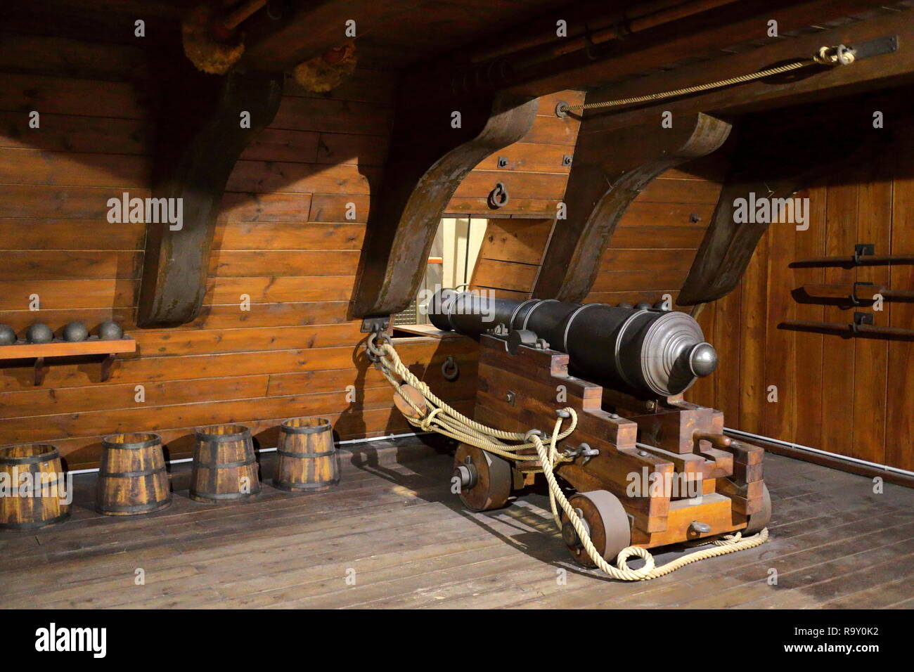 Pirate ship interior immagini e fotografie stock ad alta risoluzione ...