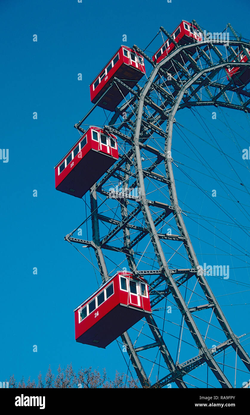 Cabina della ruota panoramica immagini e fotografie stock ad alta ...