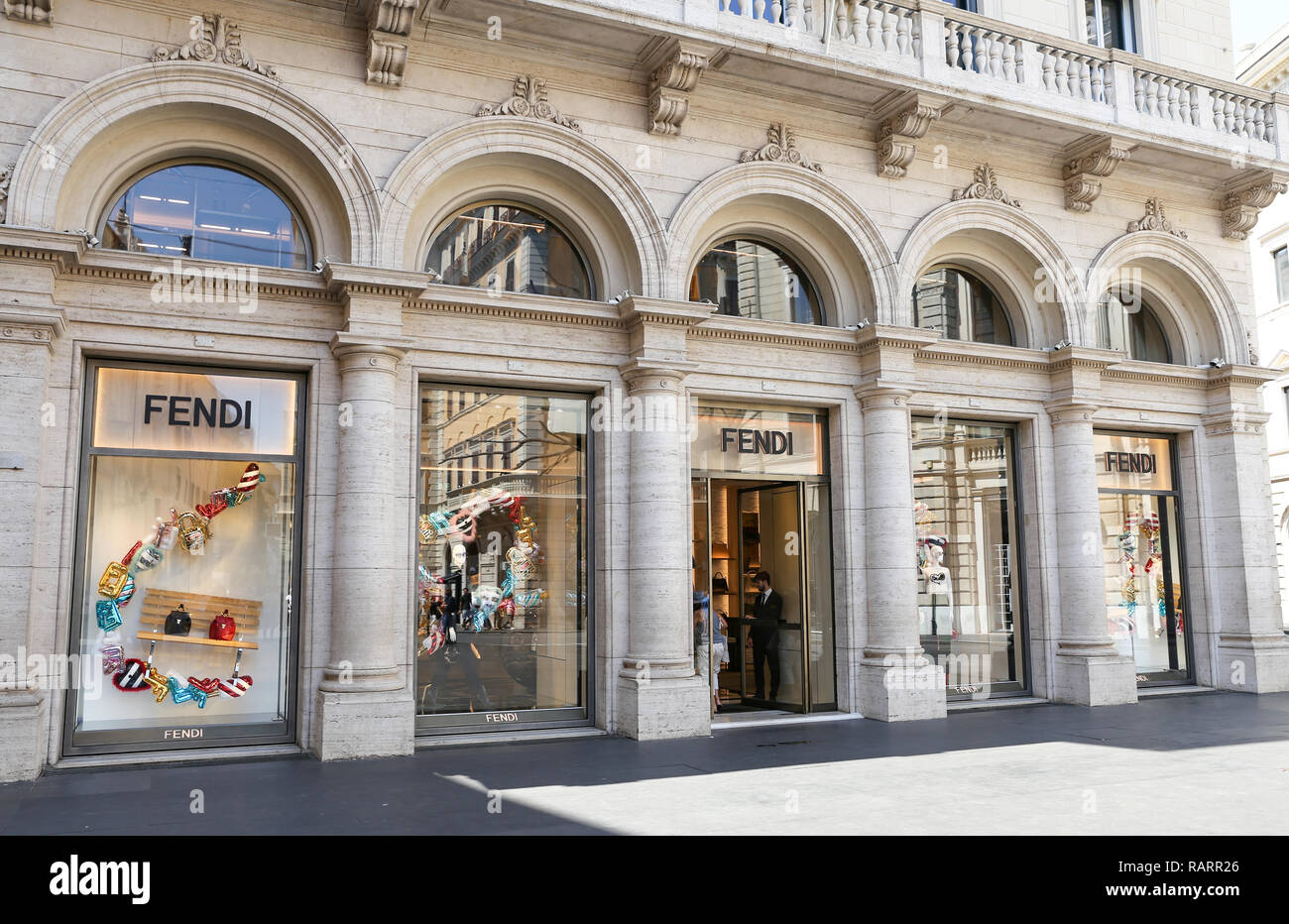 Fendi rome immagini e fotografie stock ad alta risoluzione - Alamy