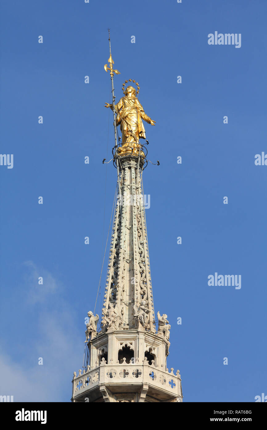 La madonnina del duomo milano immagini e fotografie stock ad alta ...