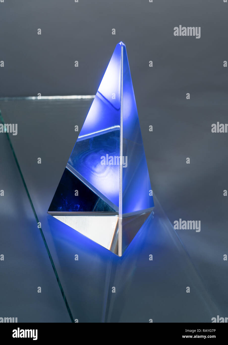 Prisma di luce immagini e fotografie stock ad alta risoluzione - Alamy