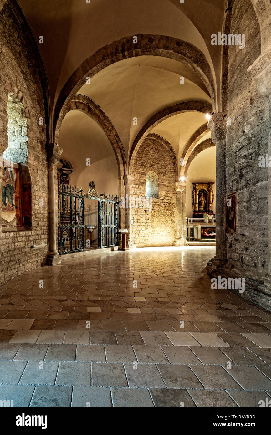 La cattedrale di acerenza immagini e fotografie stock ad alta ...