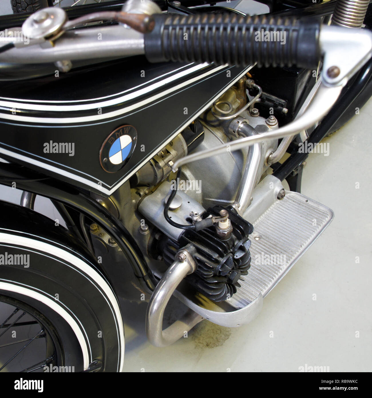Vintage bmw immagini e fotografie stock ad alta risoluzione - Alamy
