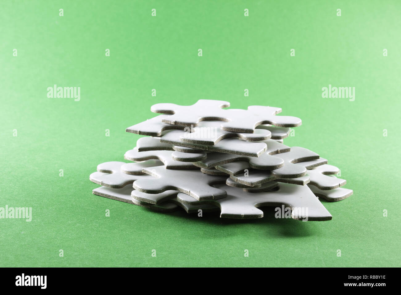 Jigsaw puzzles immagini e fotografie stock ad alta risoluzione - Alamy