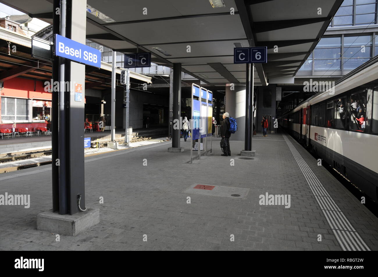 Basel sbb railway station immagini e fotografie stock ad alta ...