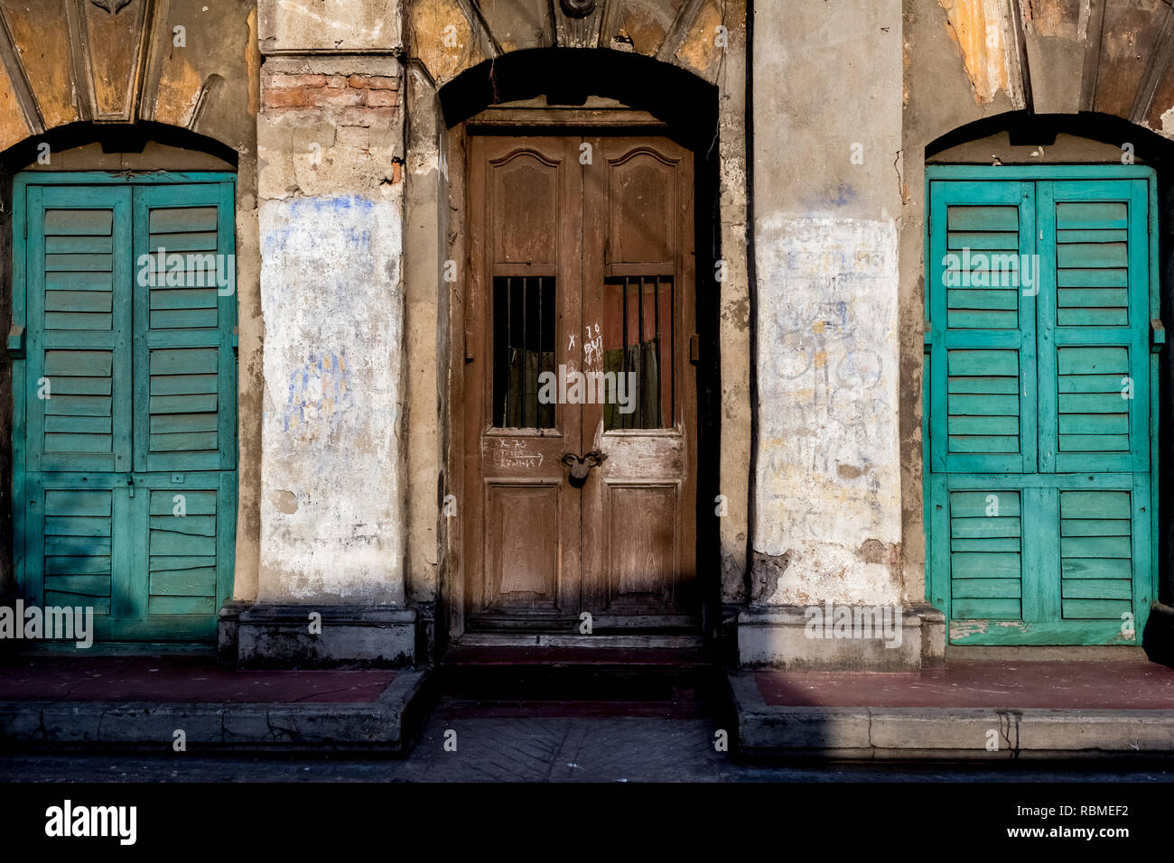 Porta chiusa immagini e fotografie stock ad alta risoluzione - Alamy