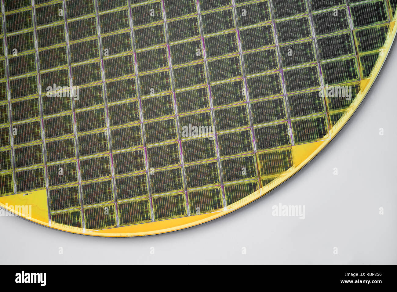 Silicon wafers immagini e fotografie stock ad alta risoluzione - Alamy