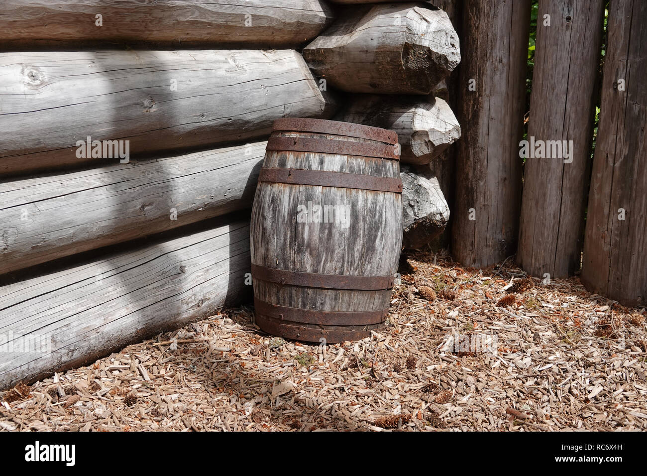 Legno barile immagini e fotografie stock ad alta risoluzione - Alamy