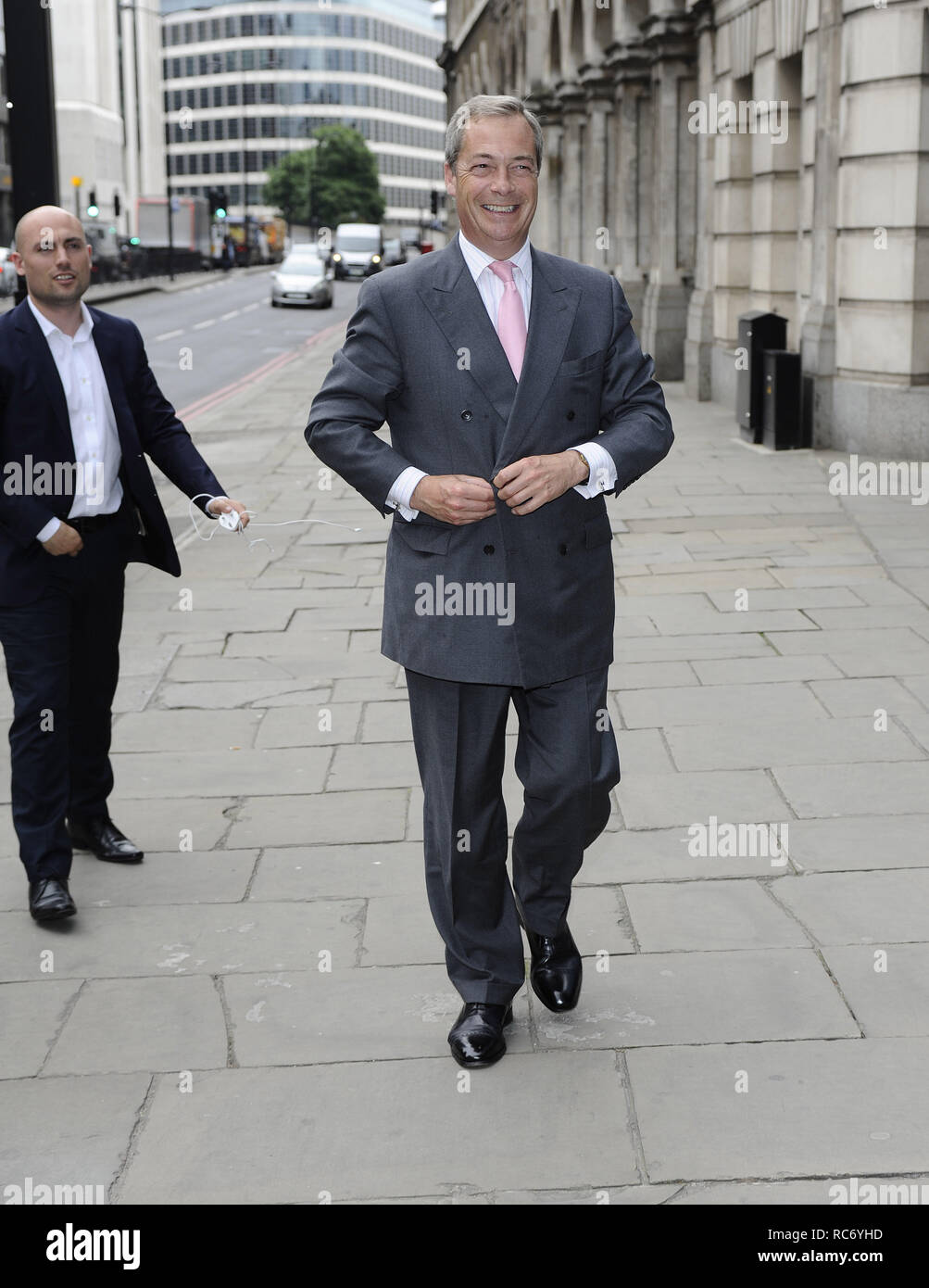 Diversi imprenditori e politici partecipare al Daily Express dibattito ...