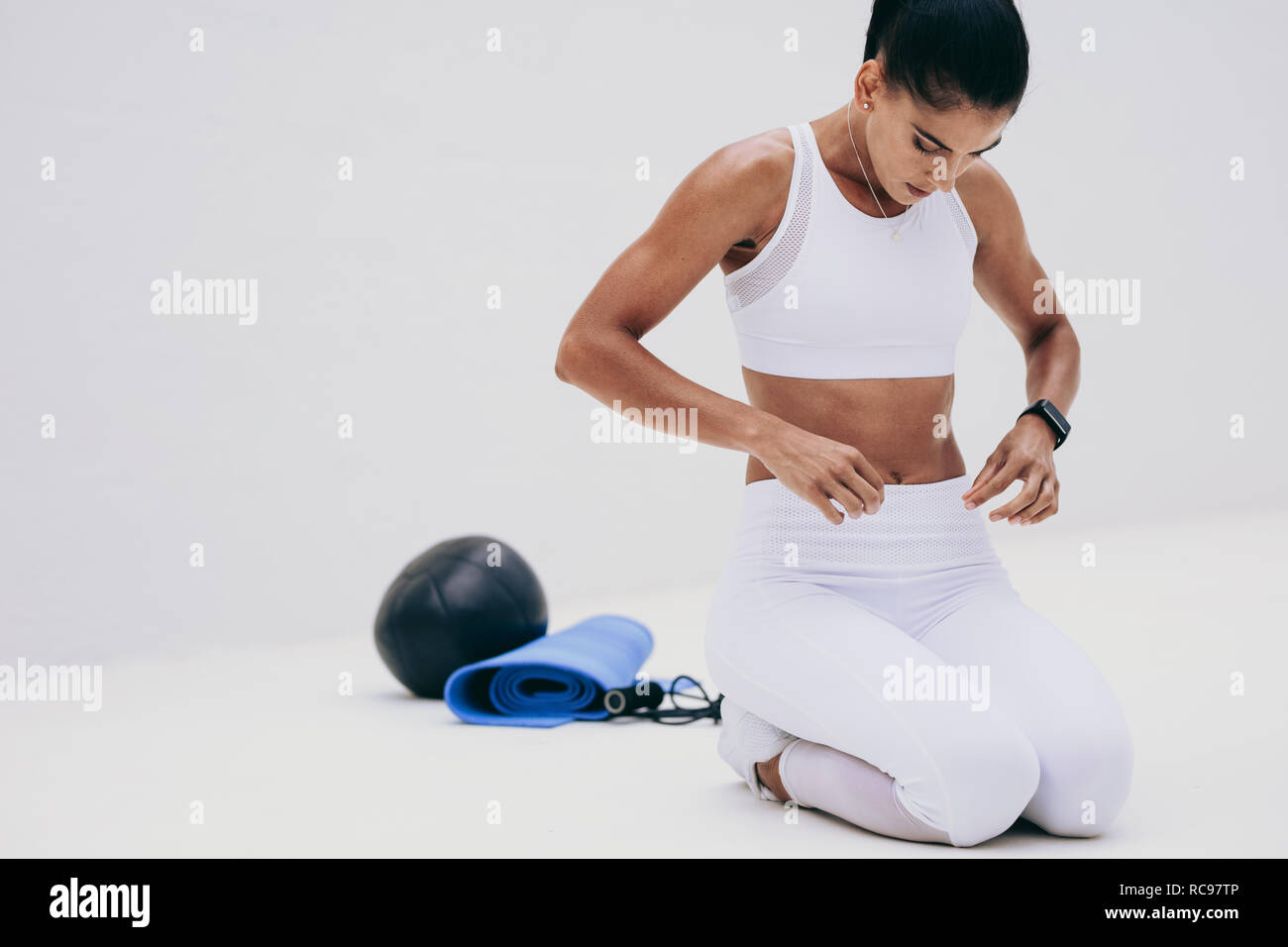 Persona piegata immagini e fotografie stock ad alta risoluzione - Alamy