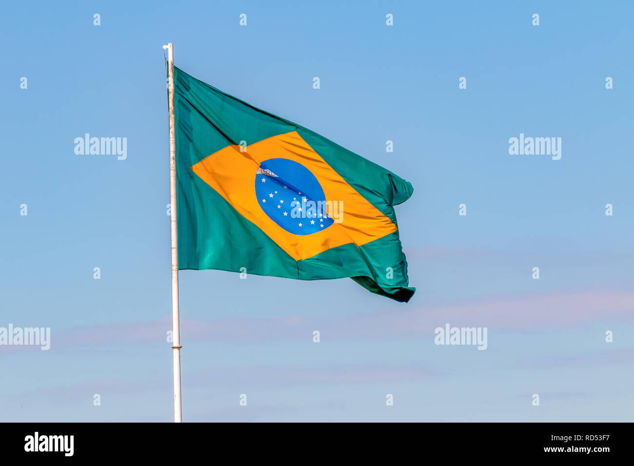 Bandeira brasileira immagini e fotografie stock ad alta risoluzione - Alamy