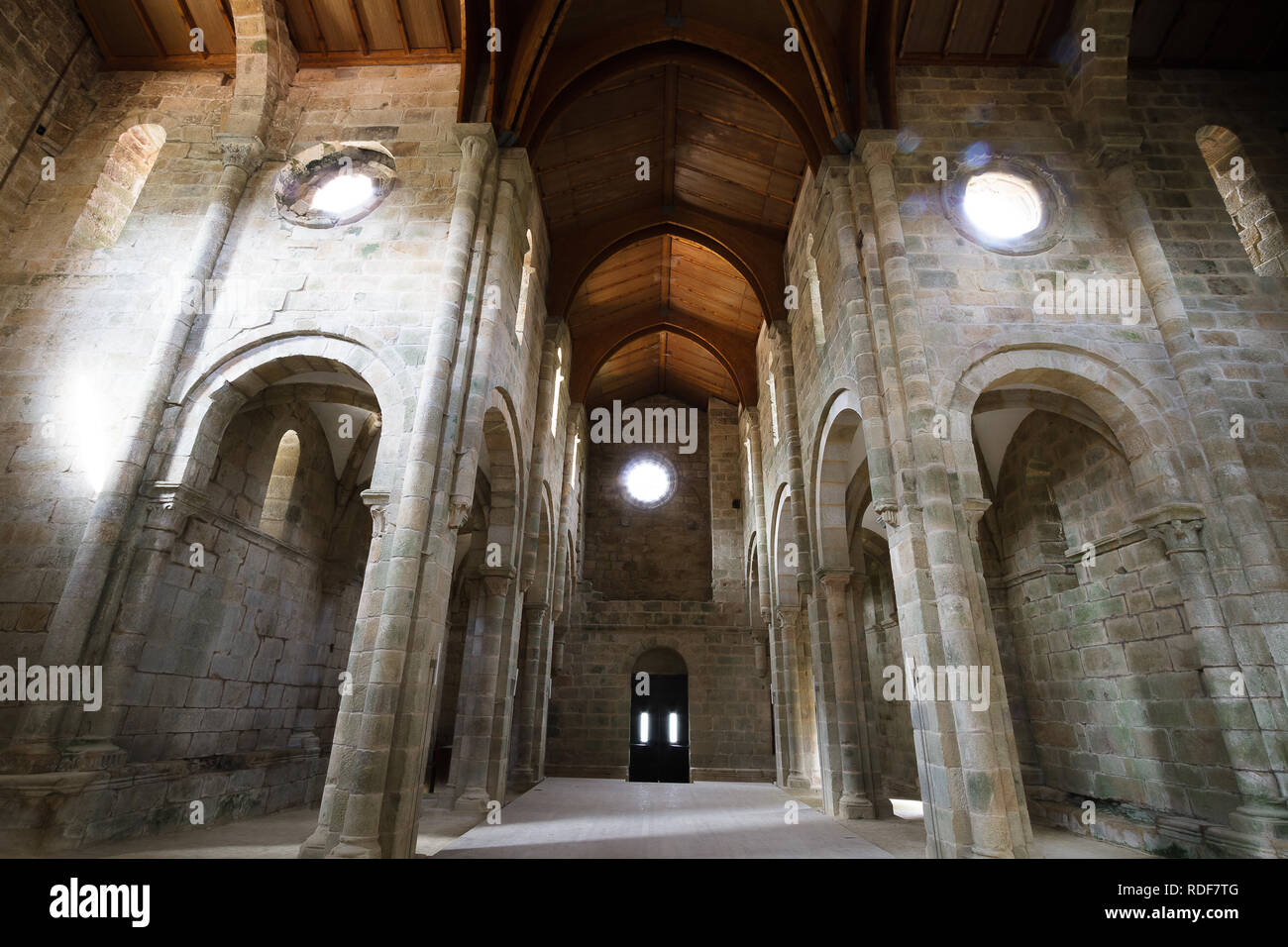Monasterio romanico immagini e fotografie stock ad alta risoluzione - Alamy
