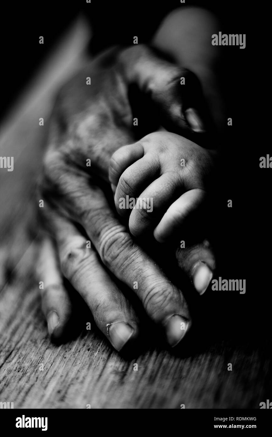 Mani unite Foto e Immagini Stock in Bianco e Nero - Alamy