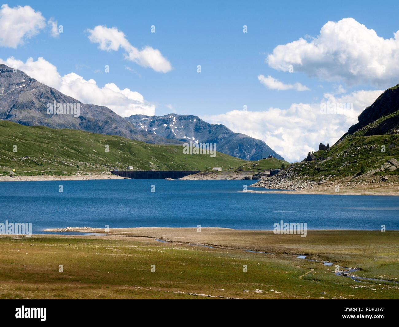 Lago di montespluga immagini e fotografie stock ad alta risoluzione - Alamy