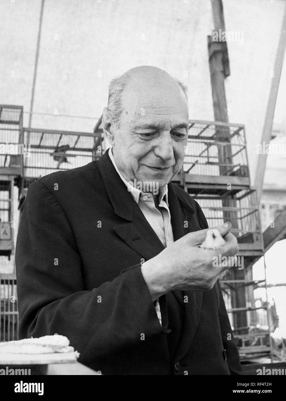 Umberto Saba, 1956 Foto stock - Alamy