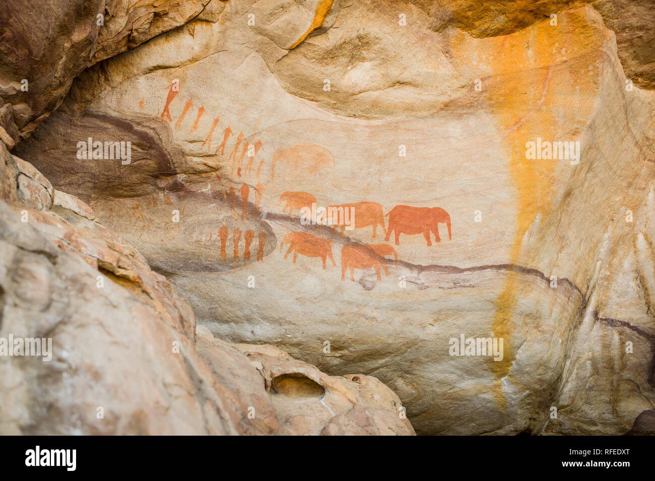 San boscimani caverna dipinti di arte rupestre immagini e fotografie ...