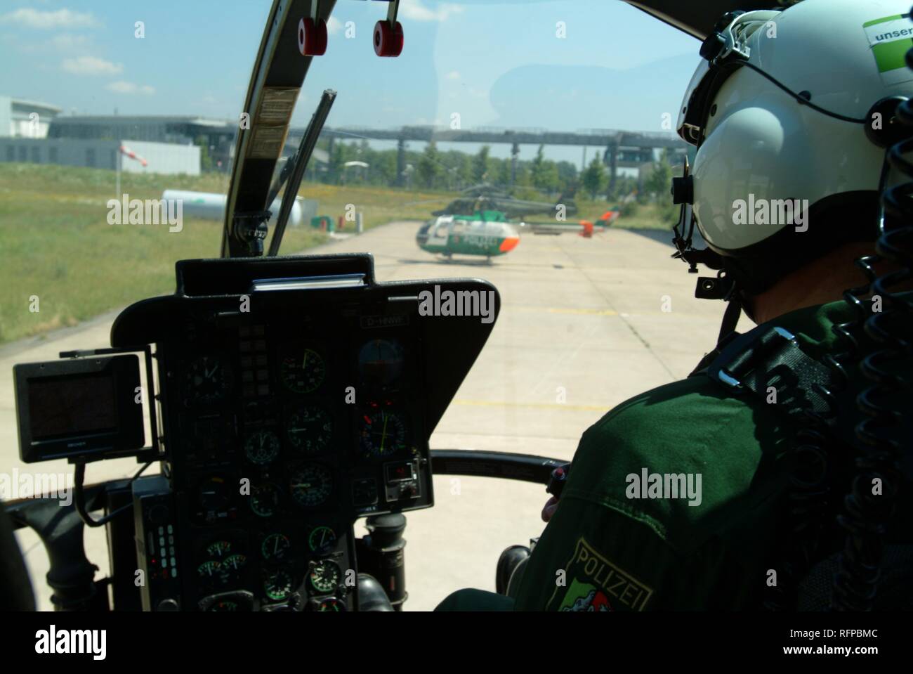 Fliegerstaffel polizei nrw immagini e fotografie stock ad alta ...