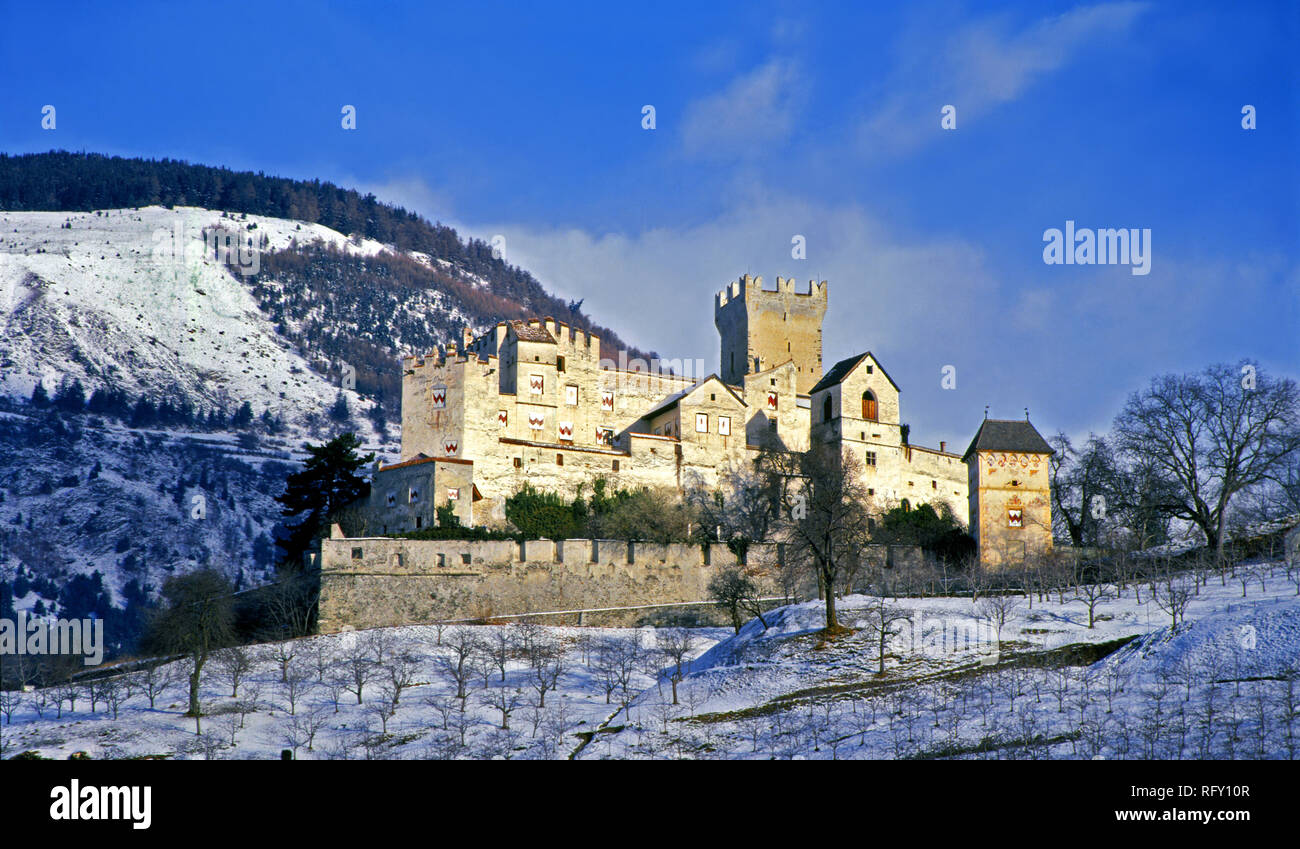 Castello di coira immagini e fotografie stock ad alta risoluzione - Alamy