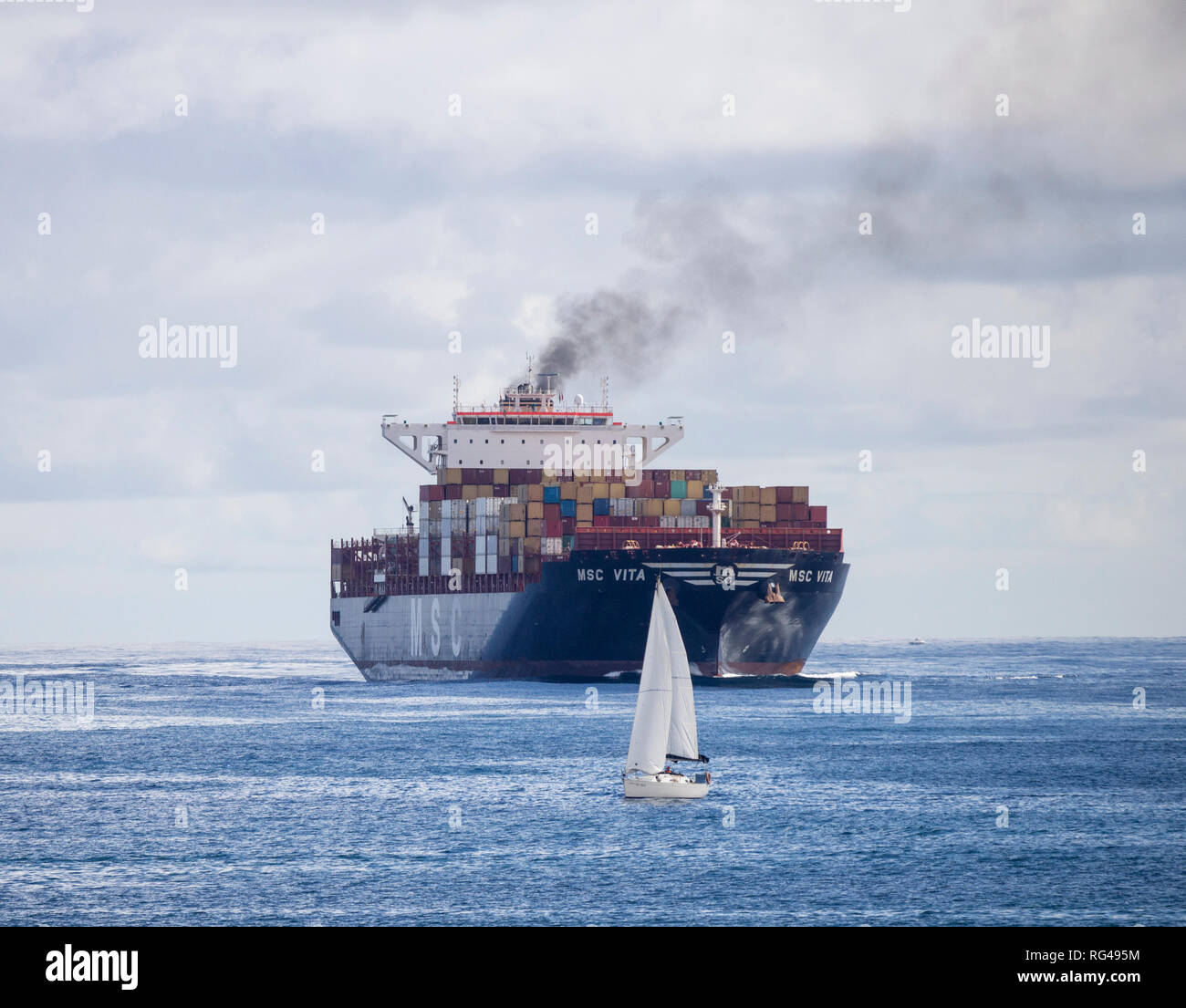 Inquinamento atmosferico del porto container immagini e fotografie ...