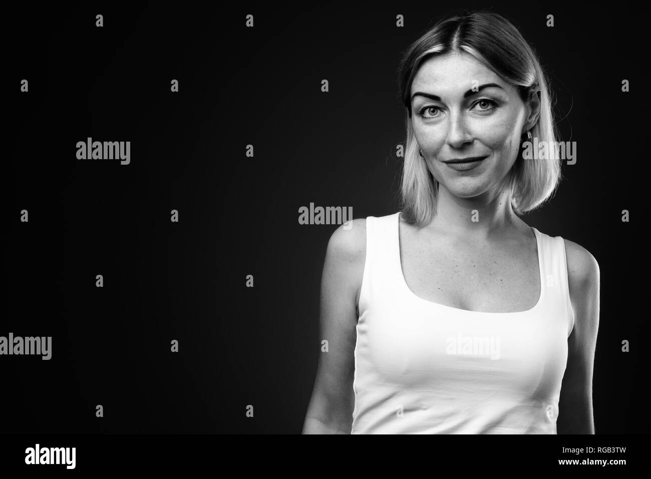 Donne in bianco e nero immagini e fotografie stock ad alta risoluzione ...