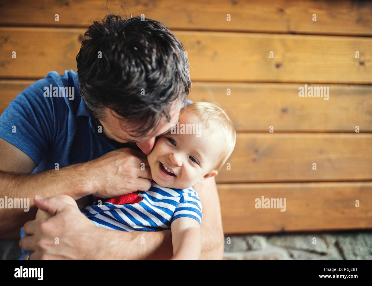 Solletico ragazze immagini e fotografie stock ad alta risoluzione - Alamy
