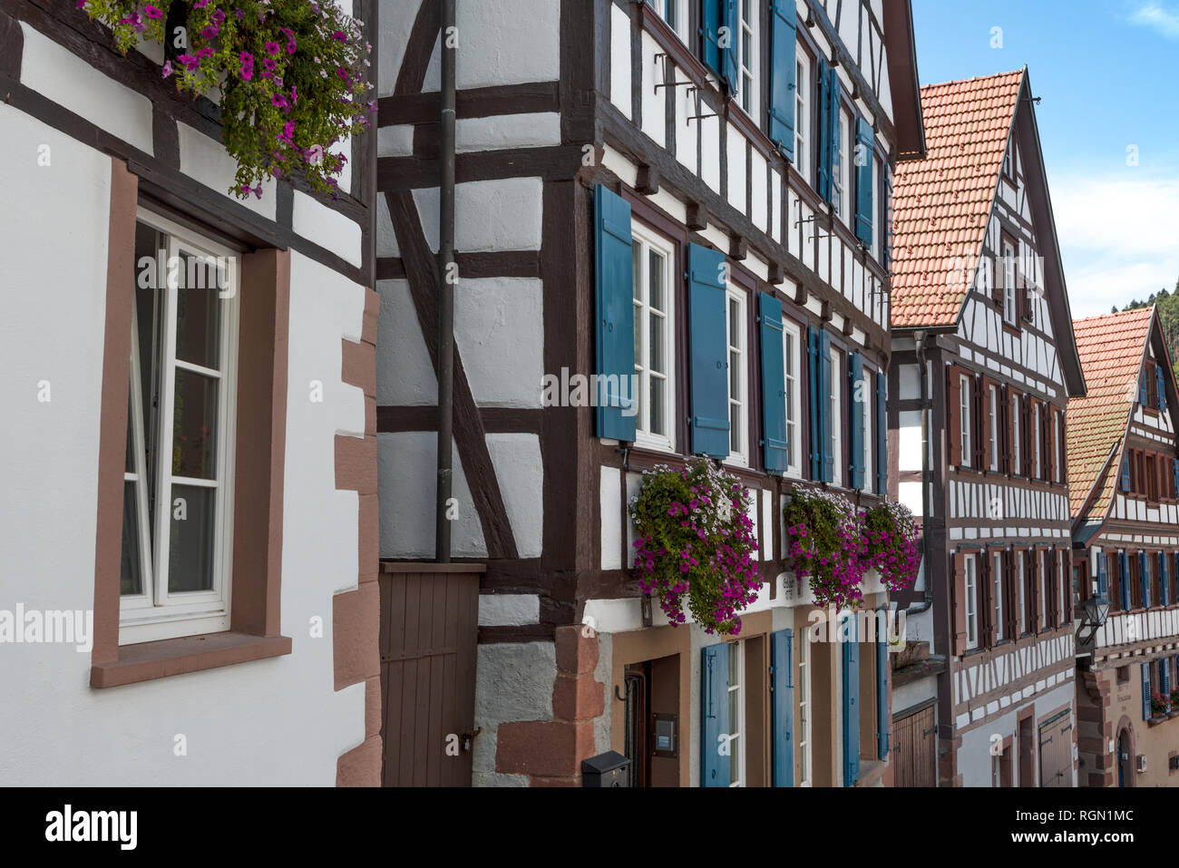 Facciate di case medievali immagini e fotografie stock ad alta ...