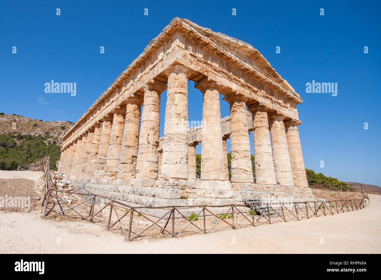 Tempio greco in stile dorico immagini e fotografie stock ad alta ...